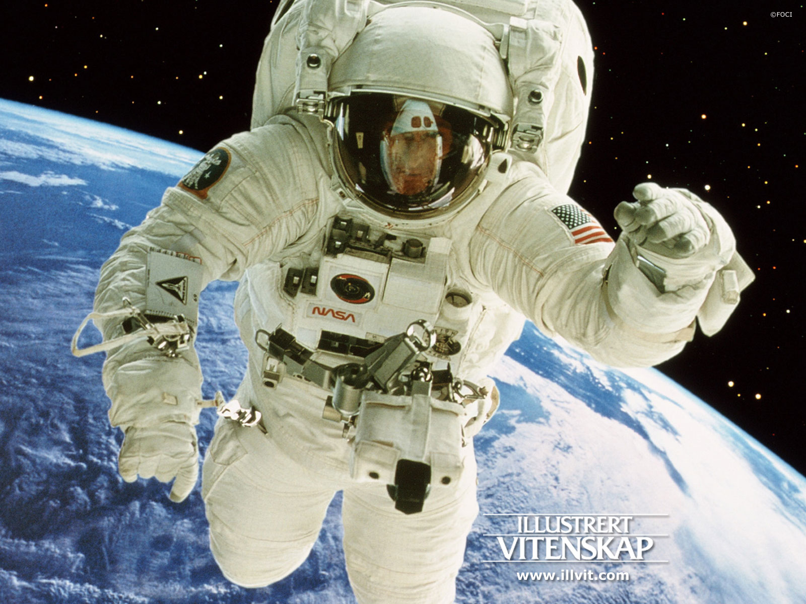 Astronaut HQ Wallpapers and Pictures | Astromic's Backyard