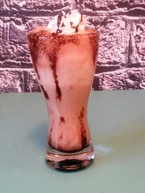 Sweet Silly Sara: Chocolate Cherry 7 Up Float
