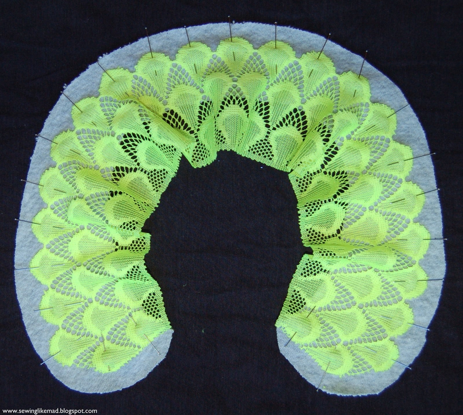 Sewing Like Mad: Free printable separate Peter Pan collar pattern.