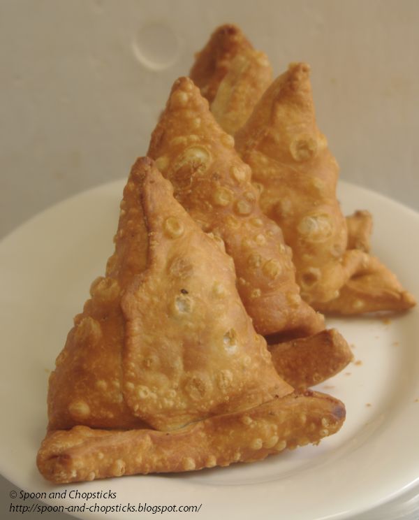 Spoon and Chopsticks: Delicious Homemade Samosas