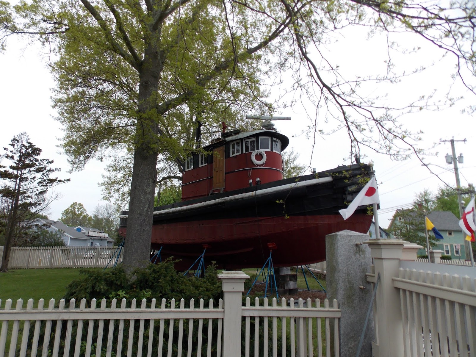 CHINAR SHADE : THE BEAUTIFUL MYSTIC SEAPORT TOWN (Connecticut State)