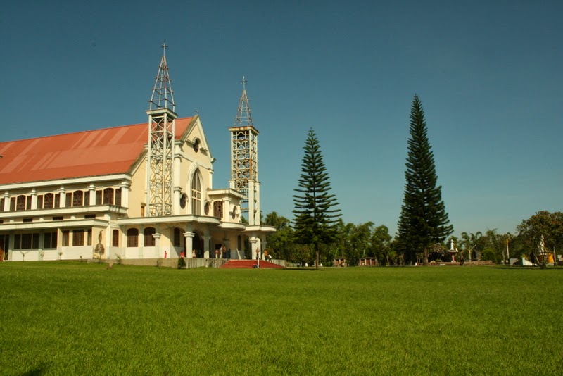 MANGGARAI - FLORES - NTT: Gereja Katedral Ruteng dalam Foto
