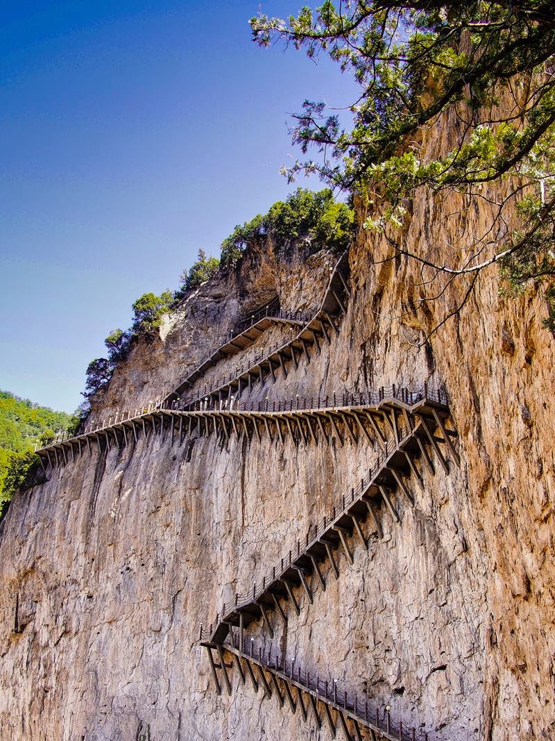 Mainshan Mountains, China