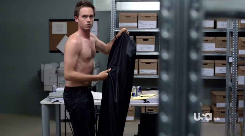 Patrick J. Adams Shirtless in Suits s1e10 - Shirtless Men at groopii