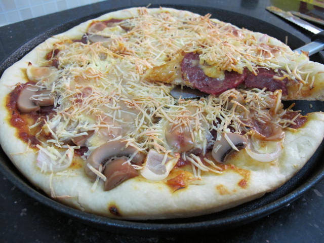berbagai jenis makanan dan minuman nikmat: Pizza Pepperoni: Stop ...