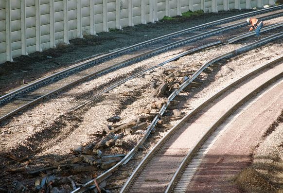 MEC&F Expert Engineers : SEVERE TRACK DAMAGE WHEN A 2-MILE LONG BNSF ...