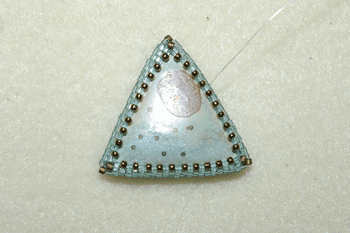 How to Make Beaded Bezels for Cabochons / The Beading Gem