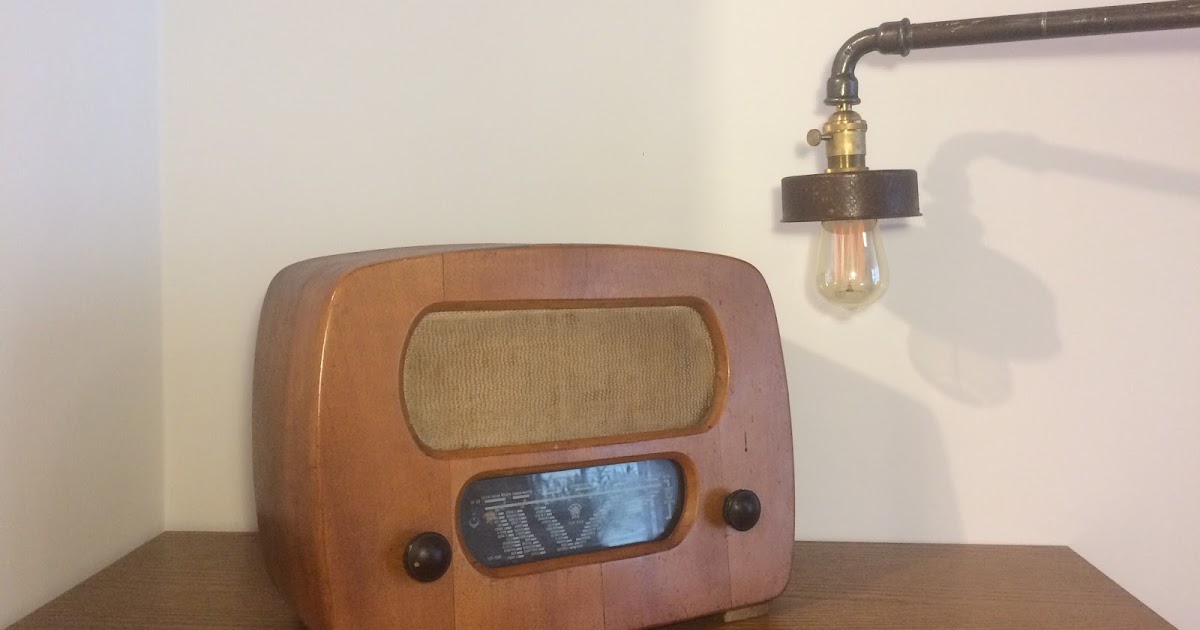 Upcycled radio turned into an ambient lamp