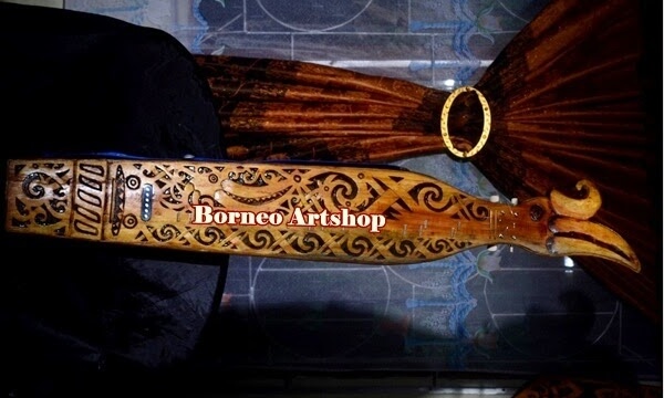 Alat Musik Sape Motif Enggang - Borneo Artshop