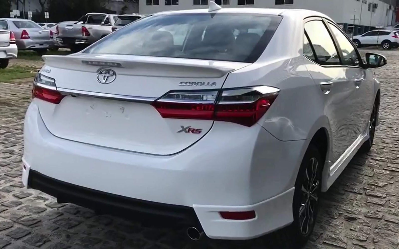 Novo Toyota Corolla XRS 2018: flagrado em concessionária no Brasil ...