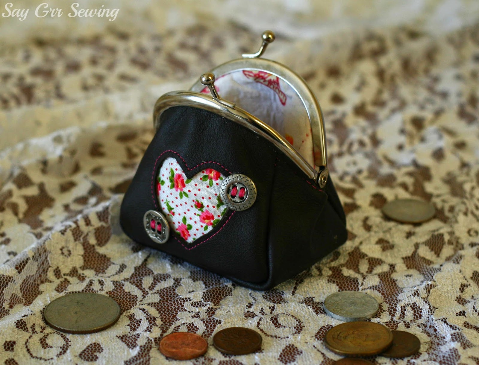 Say Grr Sewing: Leather Love Coin Purse