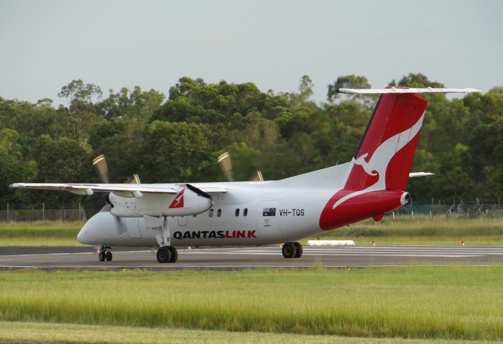 Air Queensland.blogspot: QantasLink de Havilland Dash 8-200 / Q200