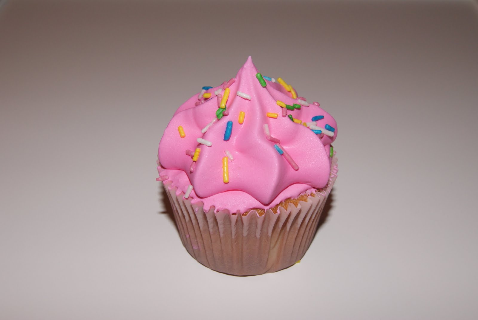 Lucimara Yozia Cake Design: Cap cakes