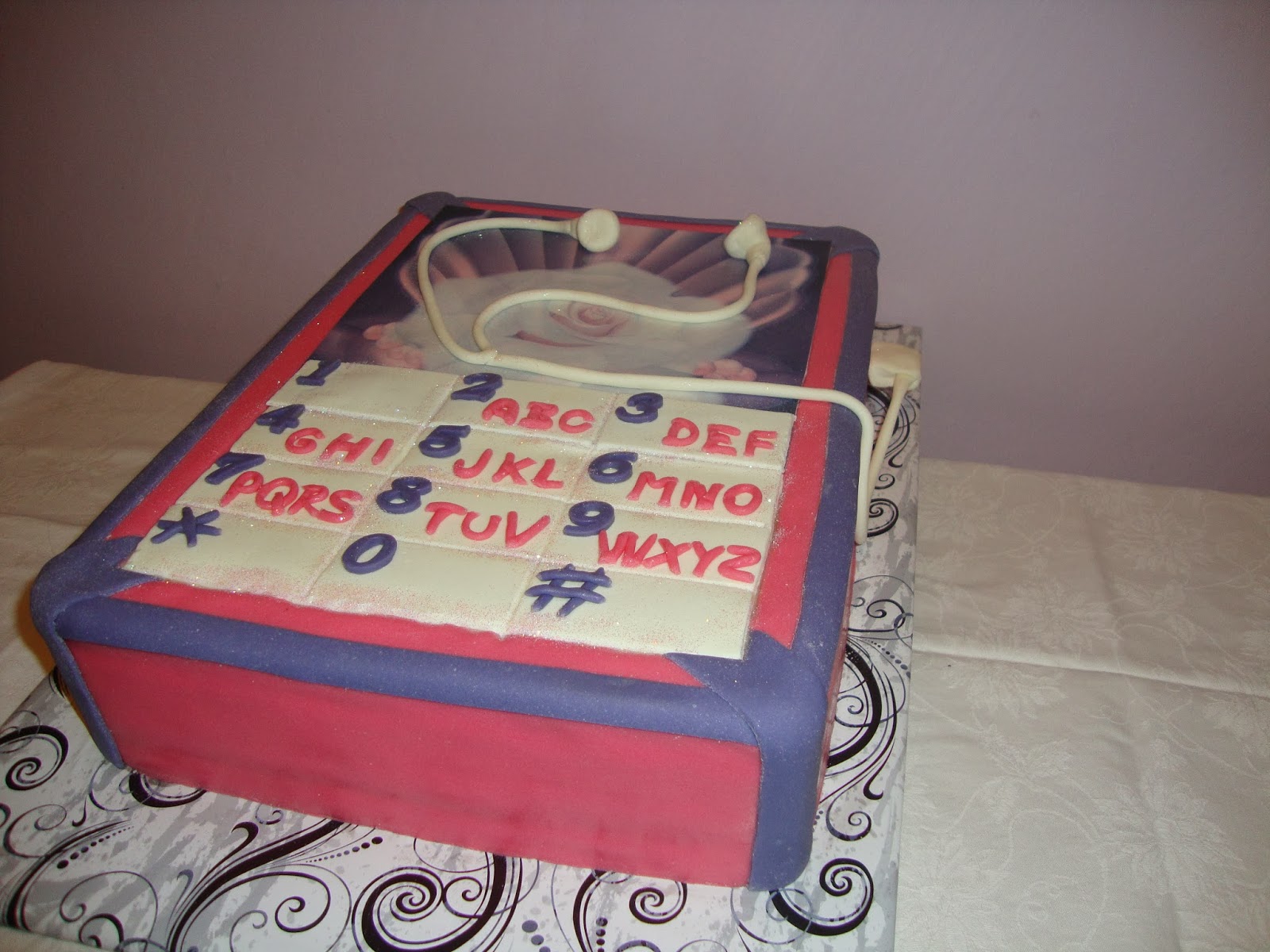 Milli cakes: Mobilní telefon