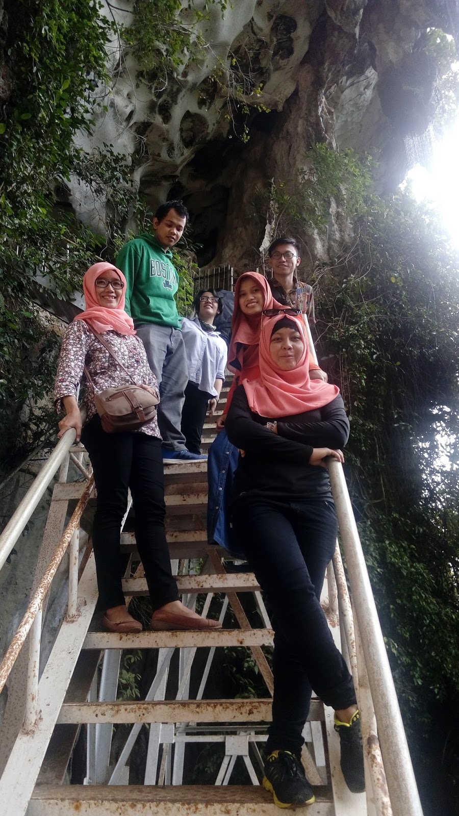 Mencari Jejak Prasejarah di Situs Leang – Leang, Maros | Travelanggi