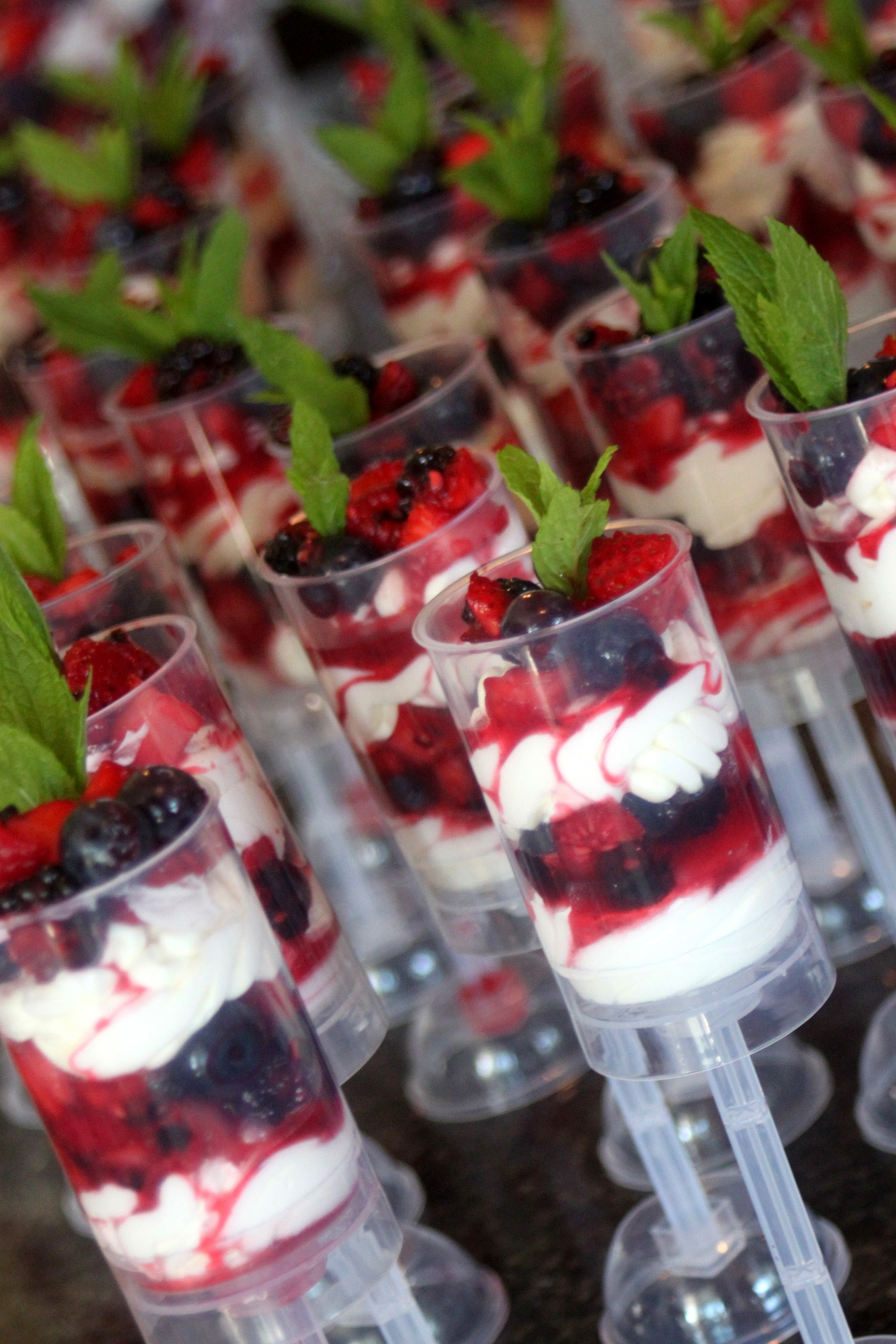 Phoenix Family Foodie Blog: Summer Wedding Bliss: Cheesecake Push-Pops ...