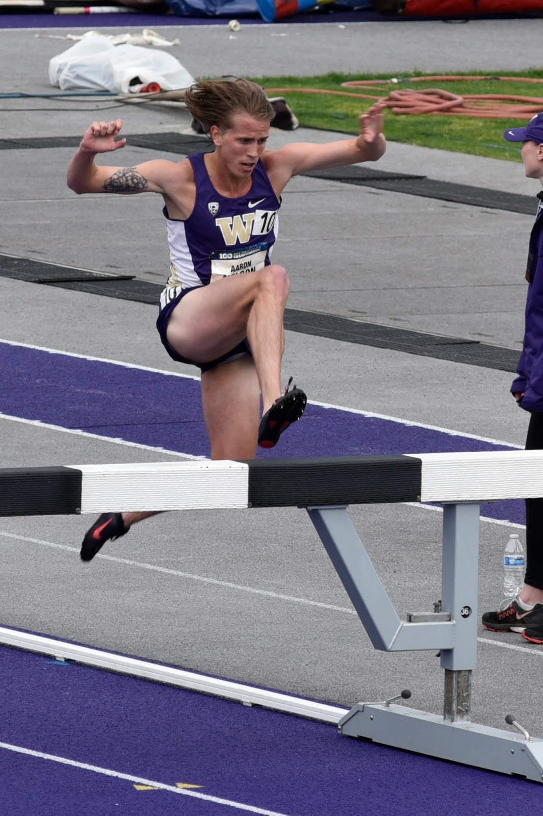 Huskies get three wins after first day of Pac-12 championships at Husky ...