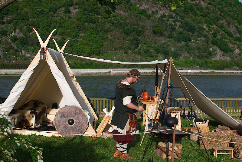 Calatorind pe malul Rinului, de la coltul german pana la turnul ...
