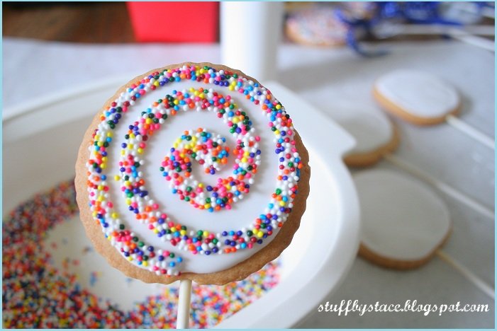 Stuff By Stace: Easy McSqueezy Rainbow Cookie Pops Tutorial