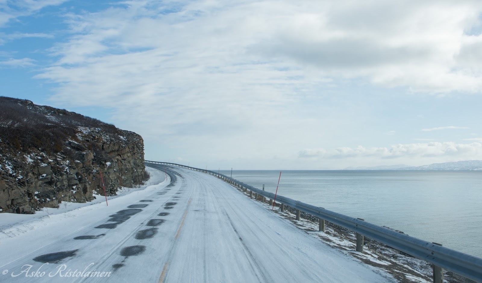 Tervastulia: Varanginvuonolla valokuvaamassa