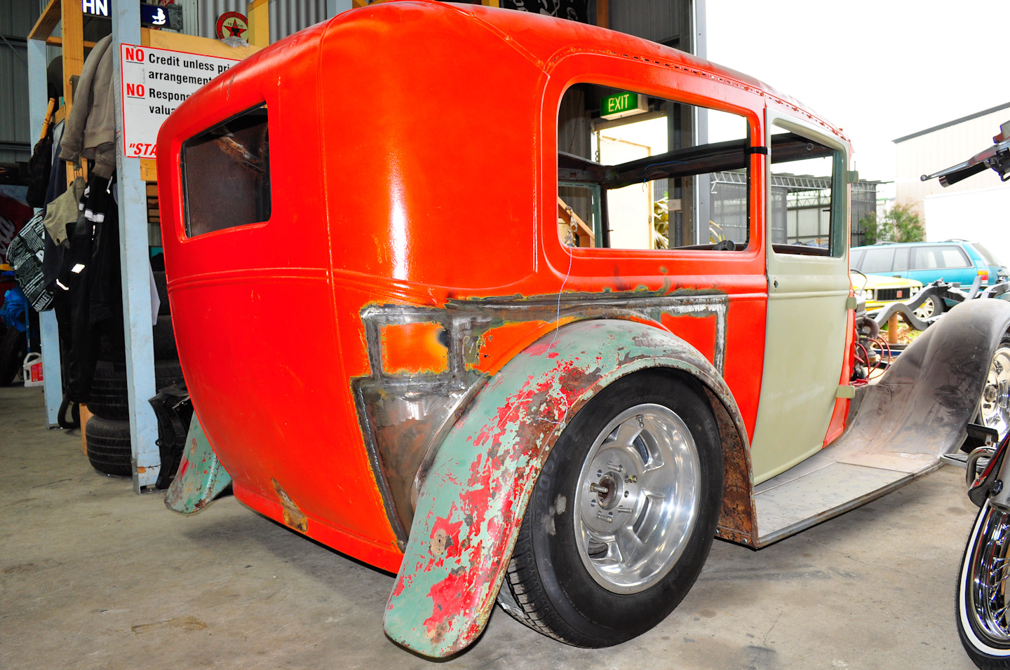 Hodgey's Hot Rods and Customs: 31 Ford Tudor.