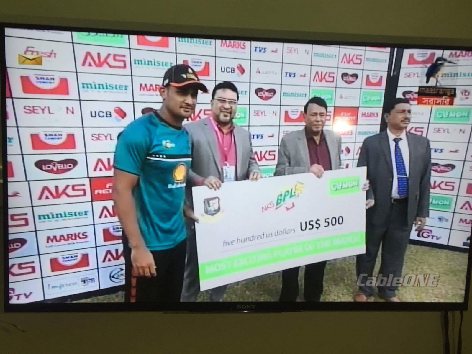 Amazing hitting from Ariful Haque for Khulna Titans - Bangladesh ...