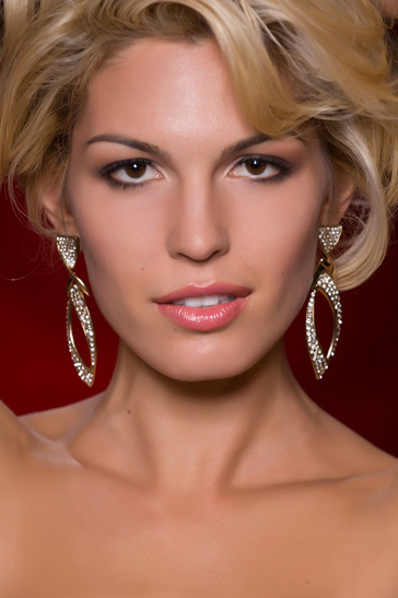 Jhakkass Bollywood: Elena Semikina Canadian Model