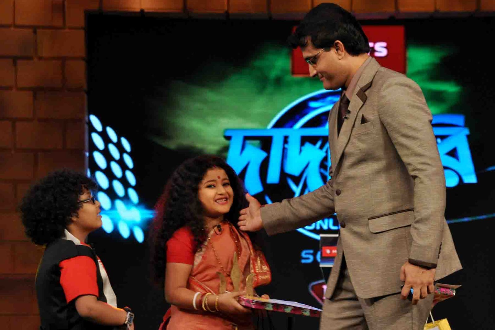 Pics : Sourav Ganguly's DADAGIRI Unlimited Season 4 - 2013 ...