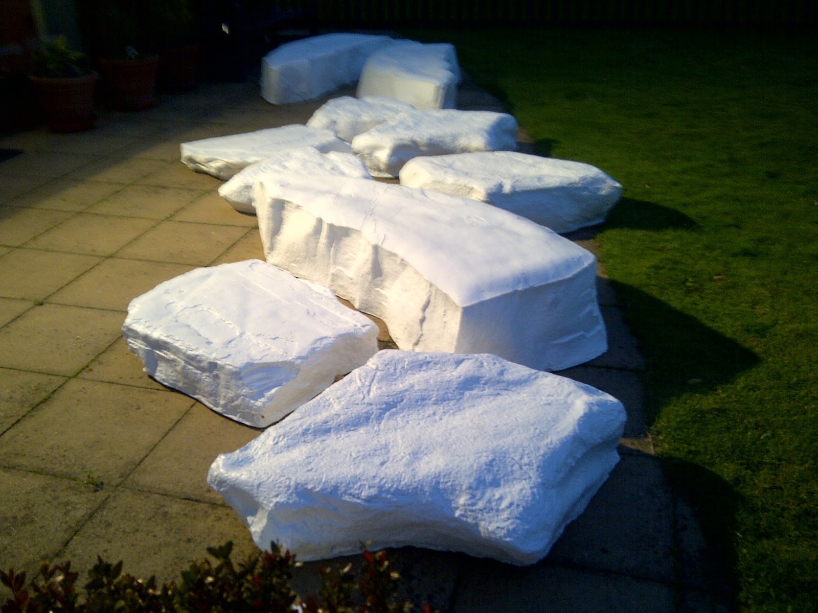 All about plants and planters: Natural rock effect penguin nesting box