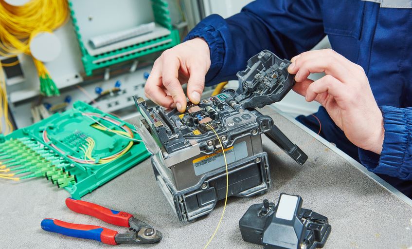 Splicing Fiber Optic Adalah