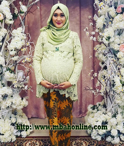 Bumil Berfoto Eksis | Koleksi Foto