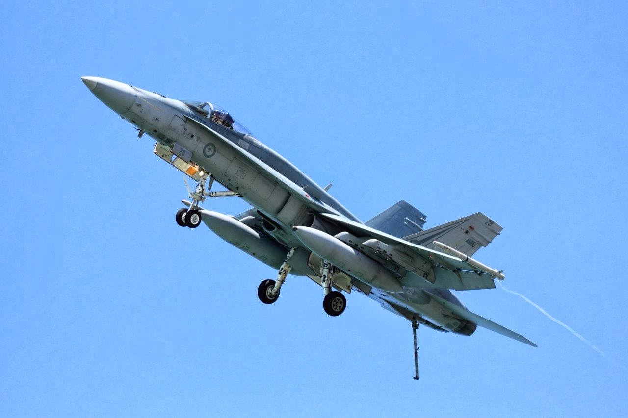 Far North Queensland Skies: F-18 Hornet display over the Strand