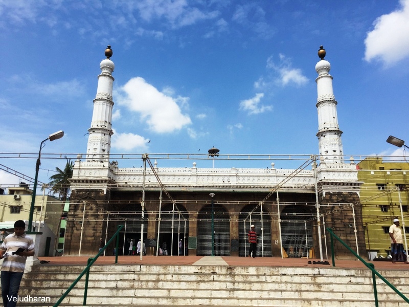 VELUDHARAN TEMPLES VISIT : Wallajah Big Mosque, Triplicane, Chennai ...