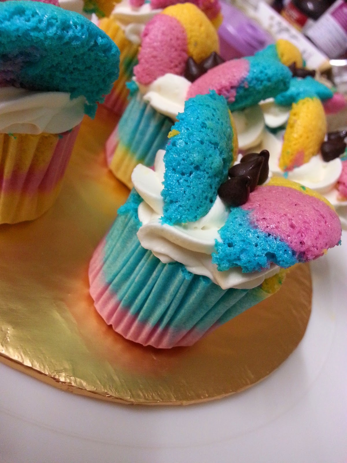 nyummcakes: kek karamel bulat & kek cawan rama-rama