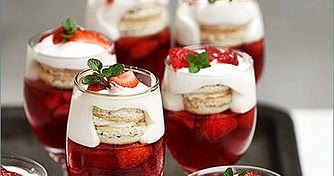 Donna Hay’s Strawberry and Vanilla Macaron Trifle ... Joyeux Noel ...