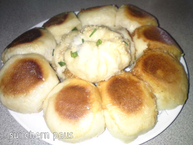 Cooking Pleasure: Pan Fried Steamed Buns [Sui Chern Pau]