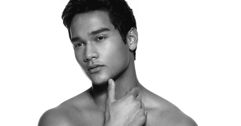 Man Central: Daniel Morres: In Underwear