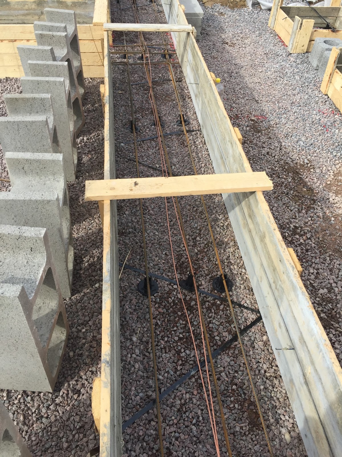 Timpurille talo -Rakennusblogi: Anturat ja sokkeli alle viikossa