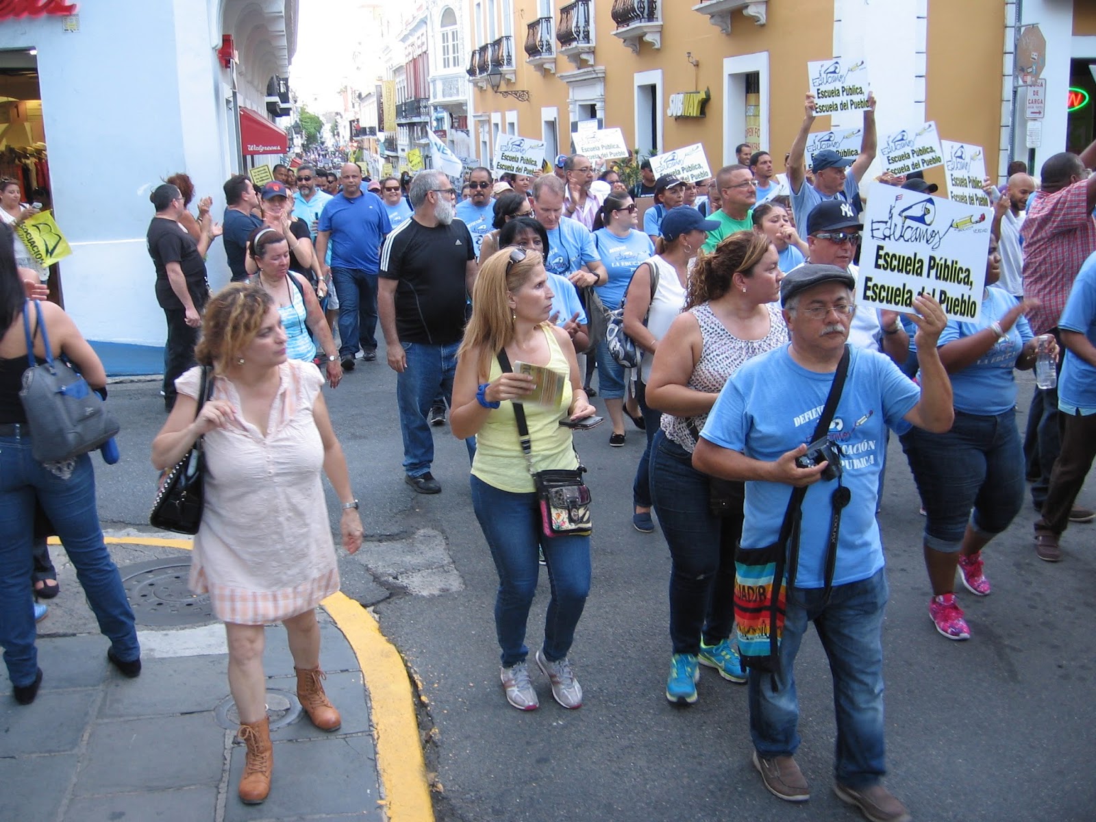 Compañeros Unidos para la Descolonización de Puerto Rico (PR): Marcha ...