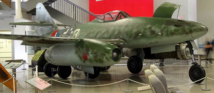 Christos military and intelligence corner: WWII Myths – The Me262 jet ...