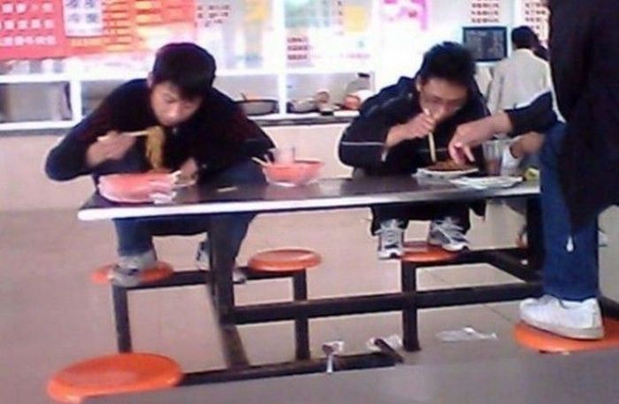 How Chinese Students Eat Their Lunch - Have A Fun Here