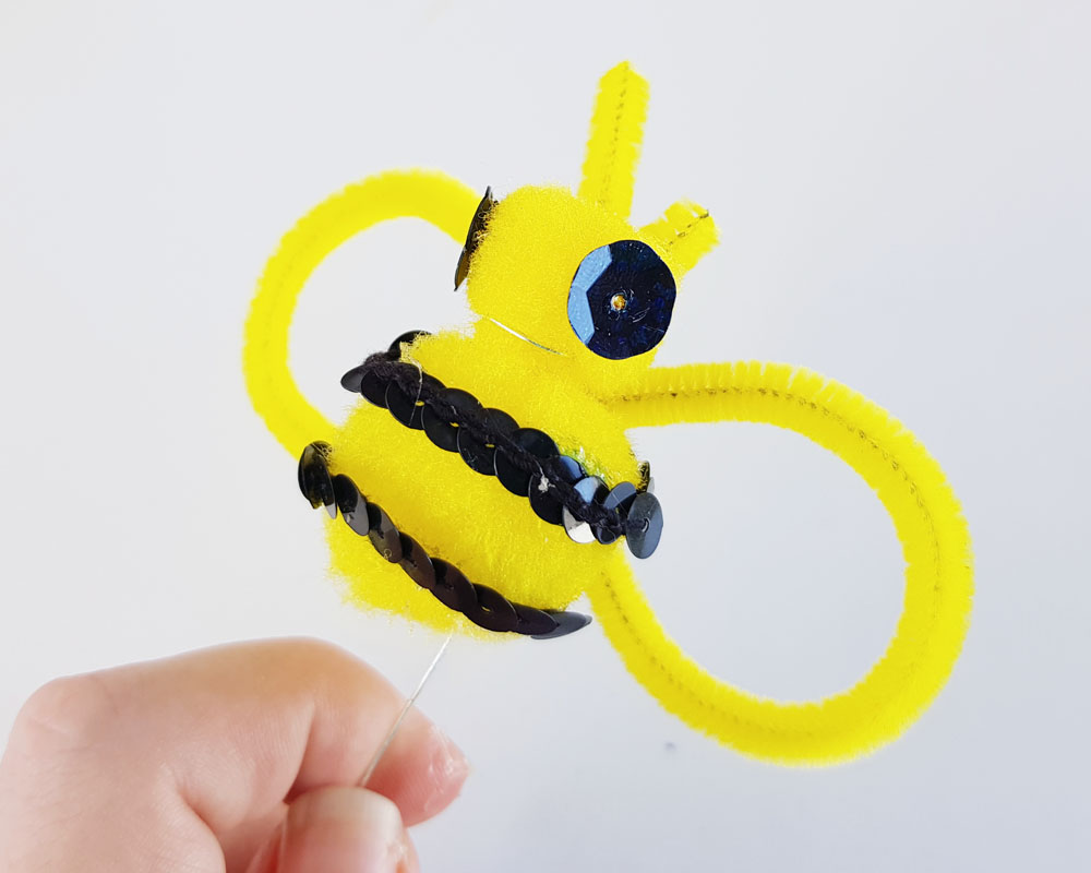 How to make a Bumble Bee Easter Parade Hat | Now thats Peachy