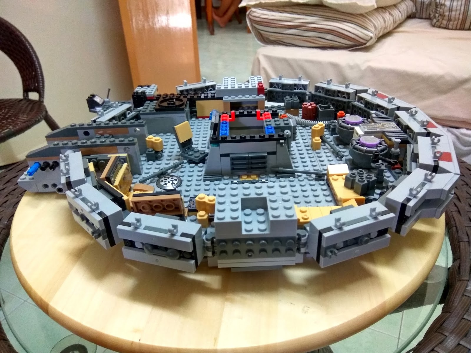 .: Monkeys Can Game :.: LELE 79211 STAR WART MILLENNIUM FALCON Review