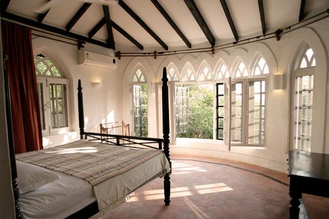 702 Hollywood: Room With A View