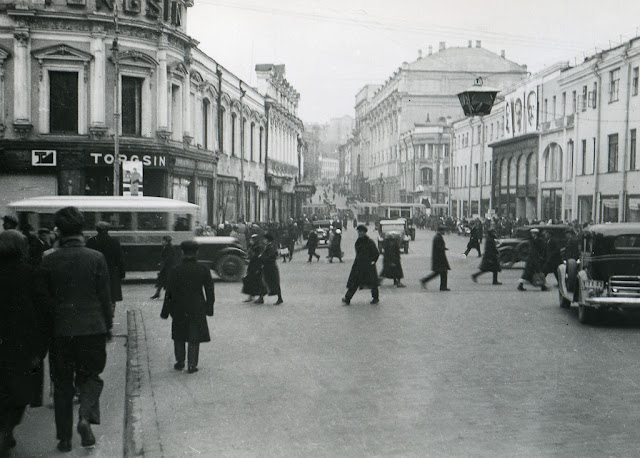 A Trip to Moscow in the 1930s by a Norwegian Journalist ~ Vintage Everyday
