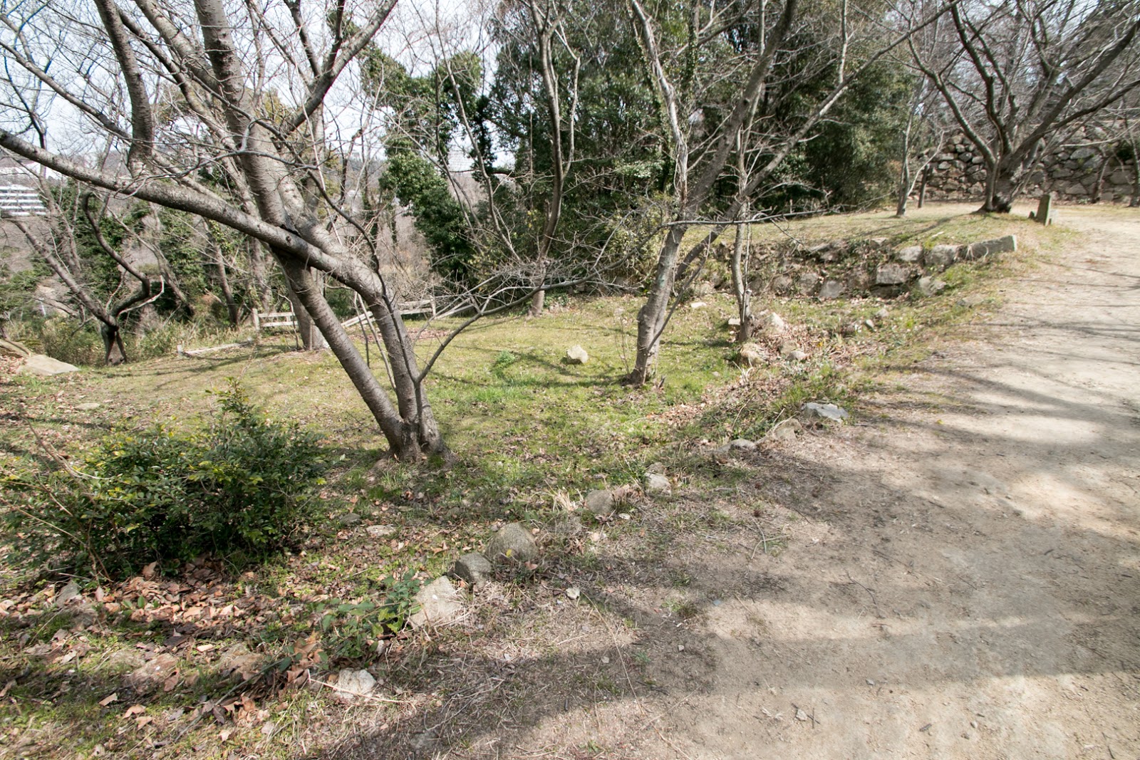 Shimotsui Castle -Castle looking down straight and bridge- | Ken's ...