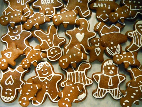 Recipe: Gingerbread Boys and Girls (and Babies) - The Sweet Tidings