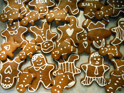 Recipe: Gingerbread Boys and Girls (and Babies) - The Sweet Tidings