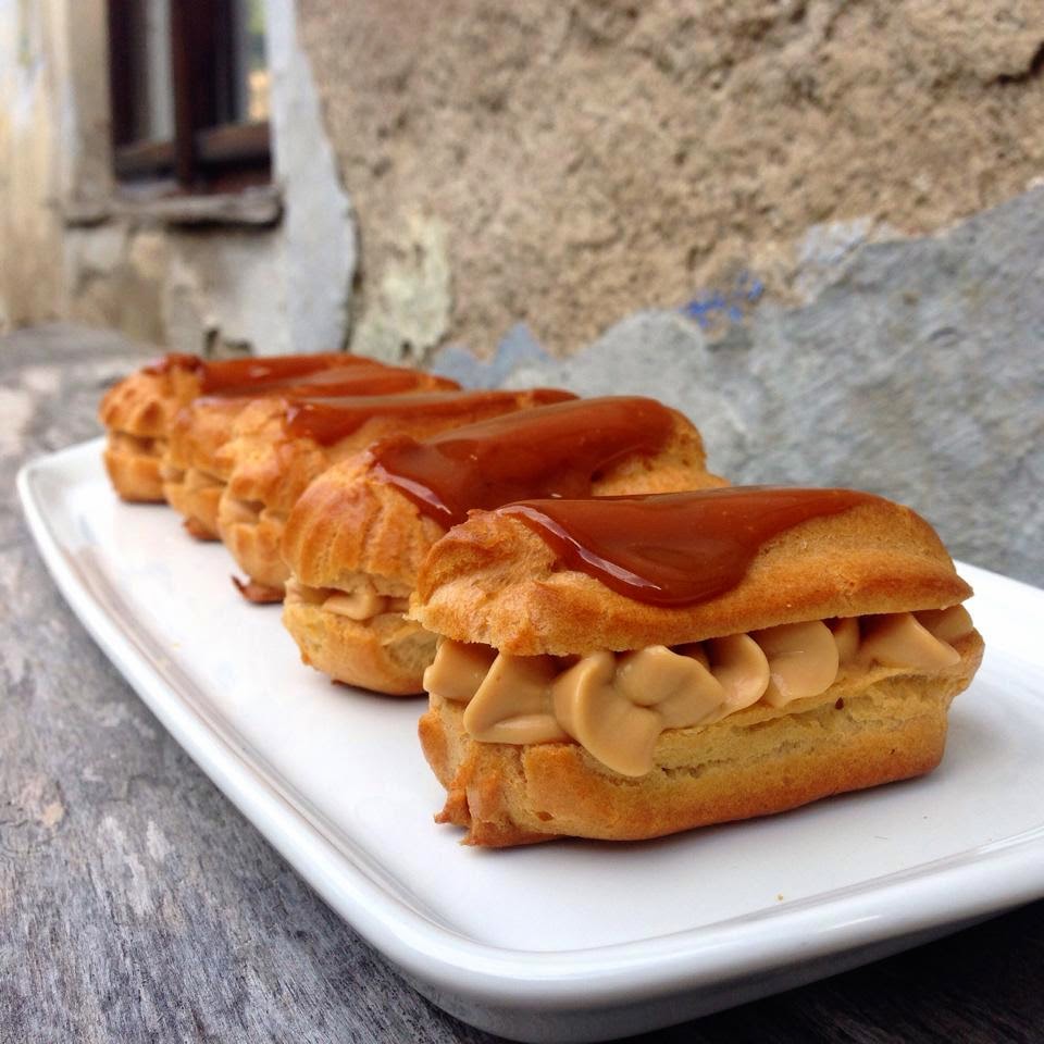 CHEZ LUCIE: Éclair caramel au beurre salé