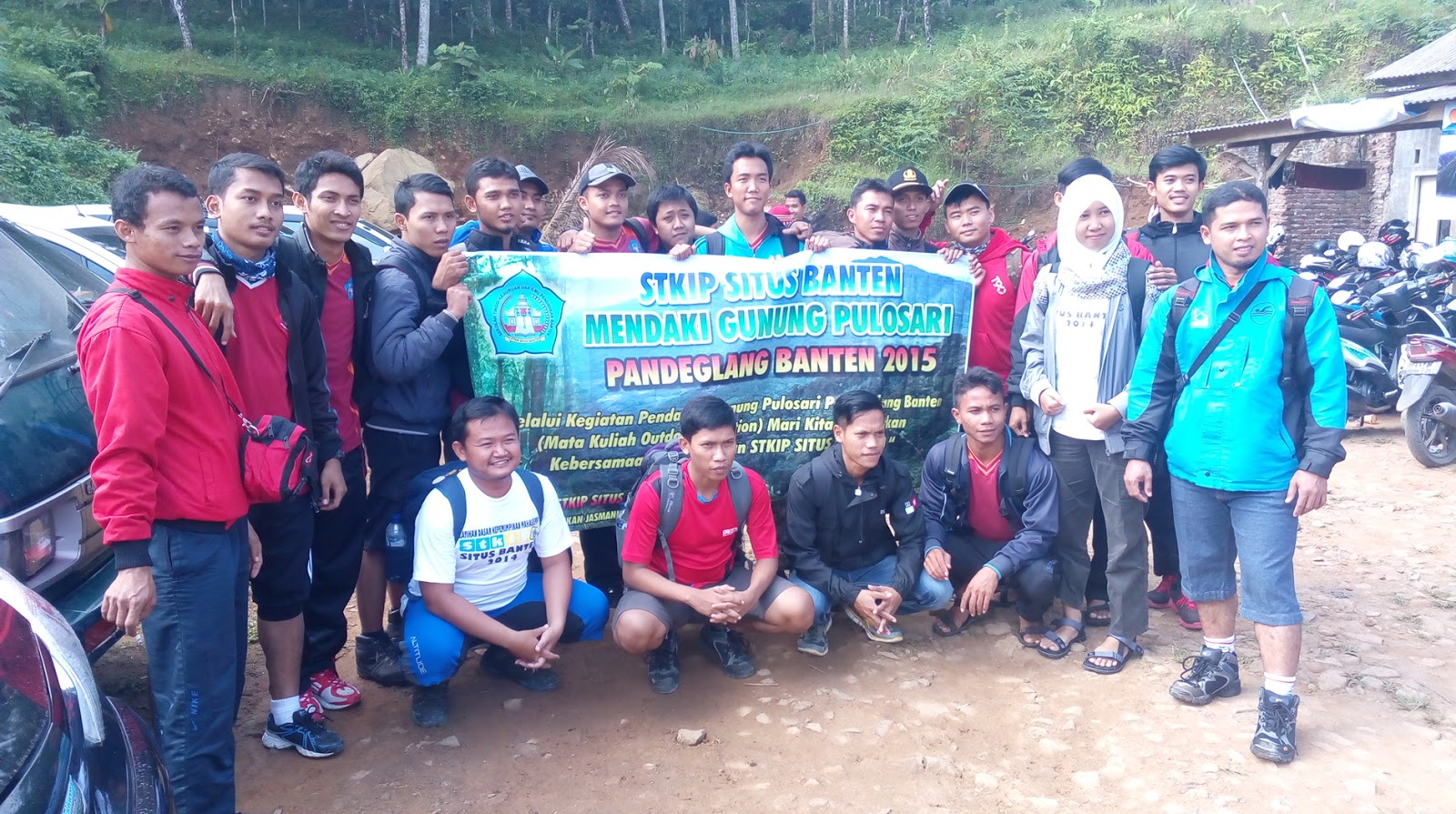 STKIP SITUS BANTEN MENDAKI GUNUNG PULOSARI PANDEGLANG BANTEN 2015